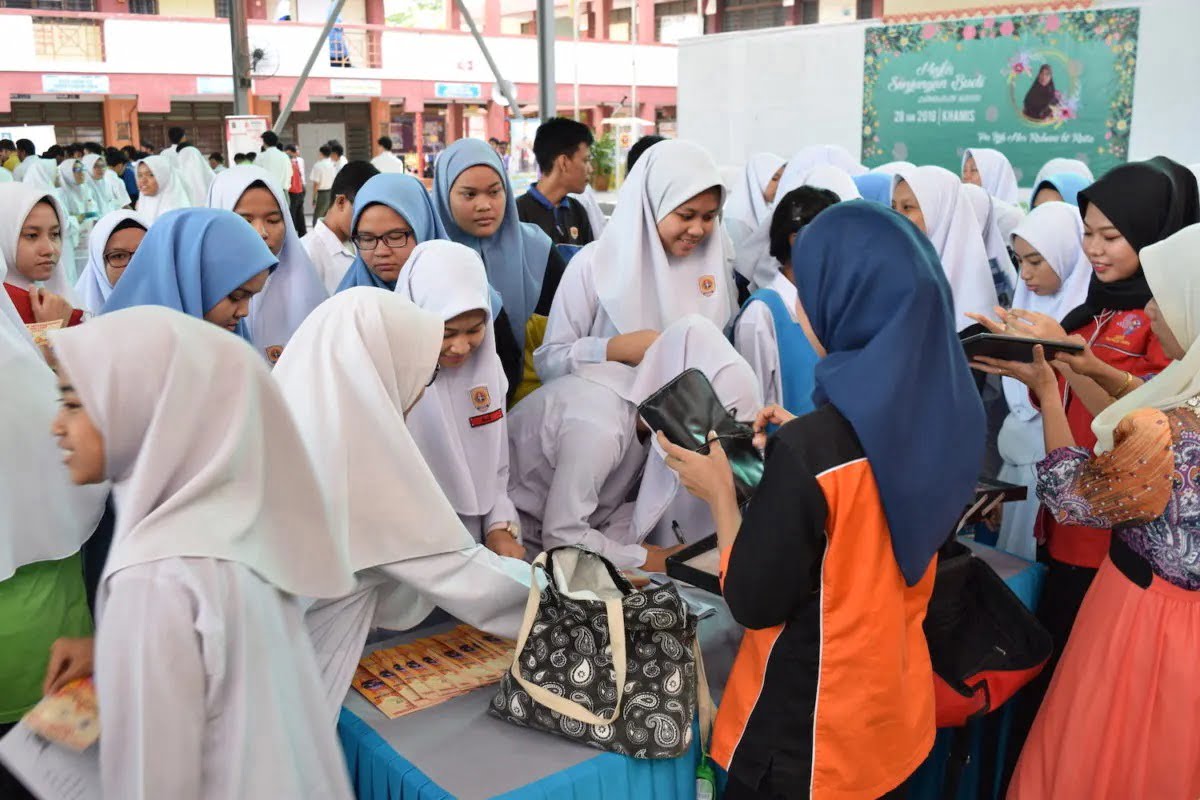 School Briefing SMK Bandar Tasik Kesuma – Intra International College