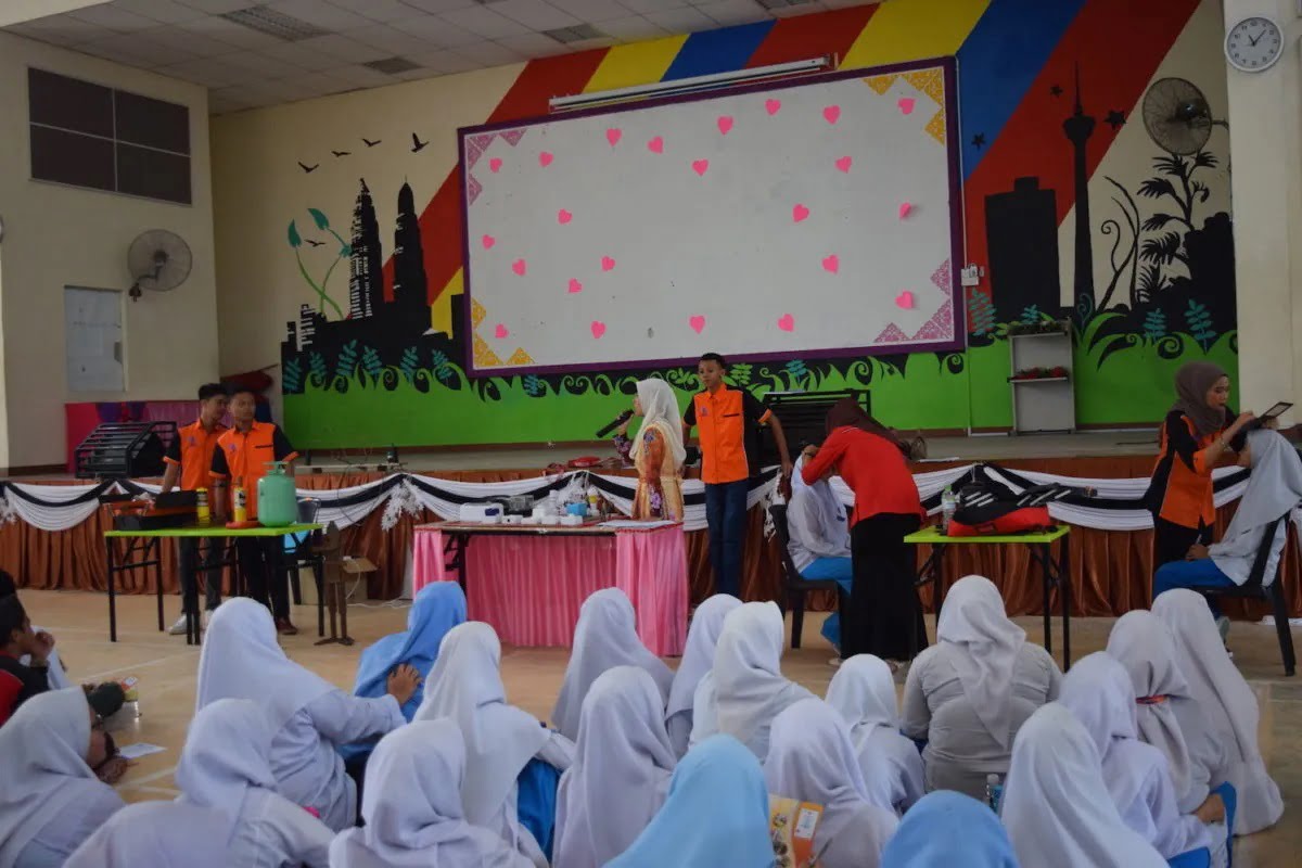 School Briefing SMK Khir Johari – Intra International College