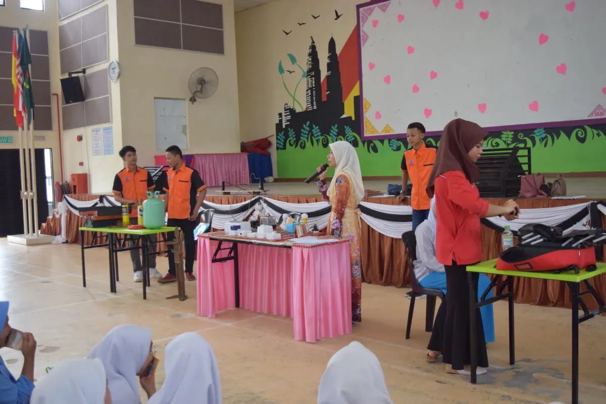 School Briefing SMK Khir Johari – Intra International College